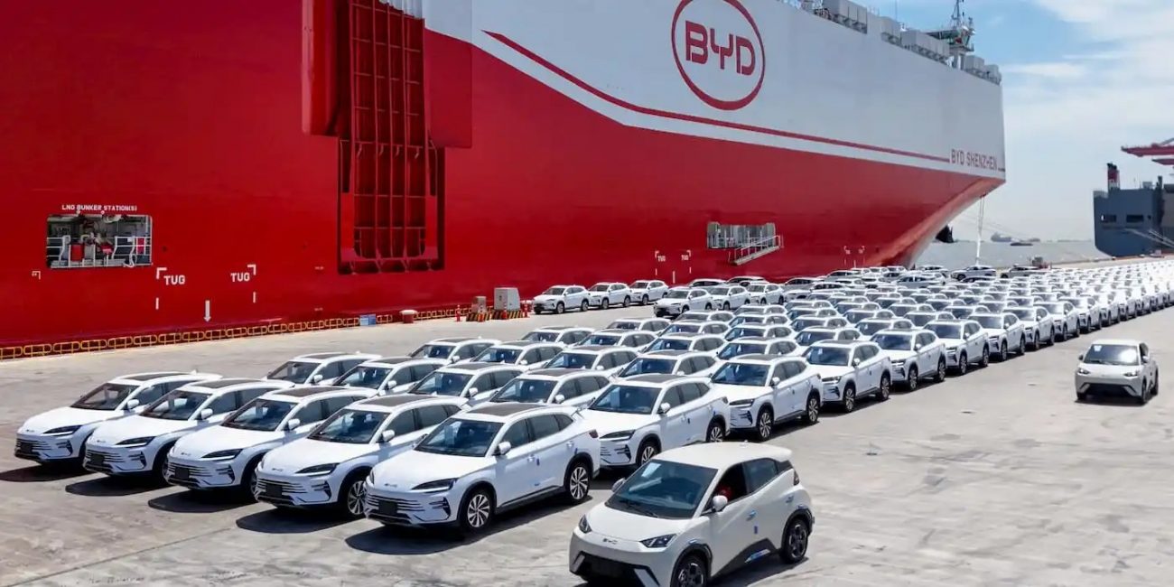 Maior navio de transporte automotivo do mundo desembarca no Brasil